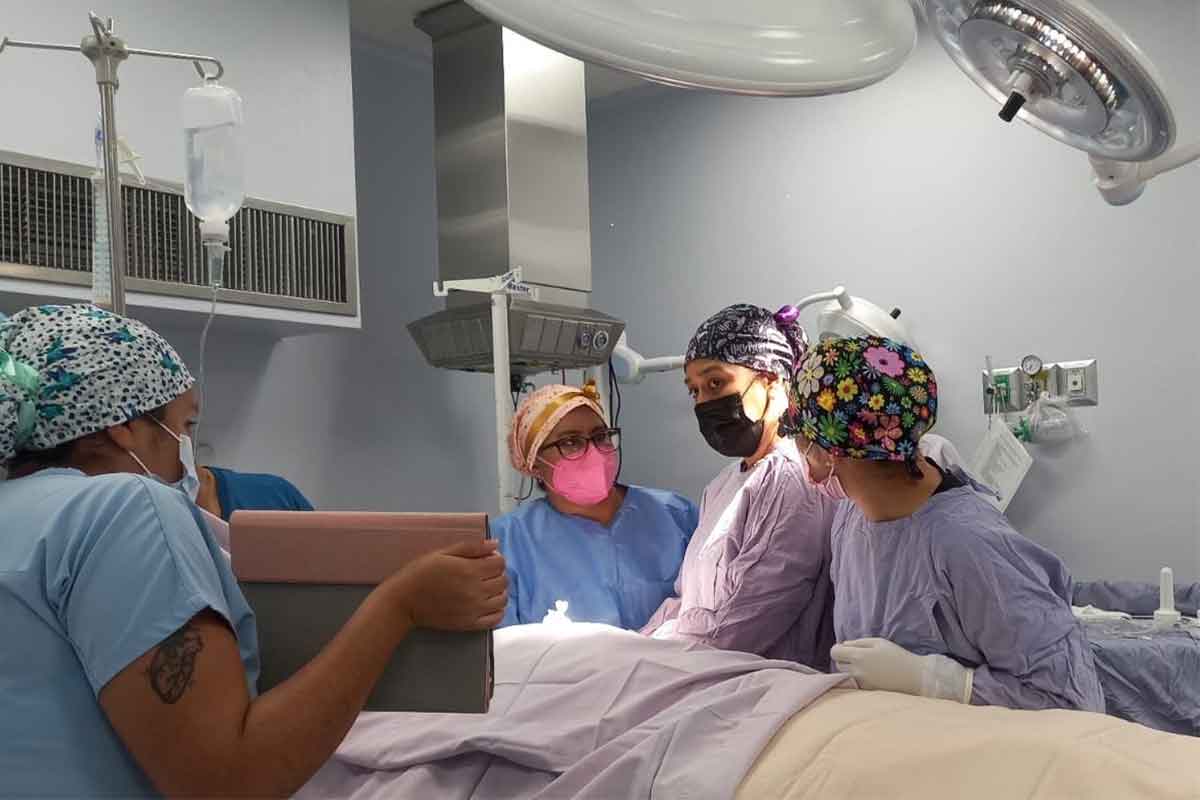 Instalan, por primera vez, catéter subcutáneo en paciente del HENM