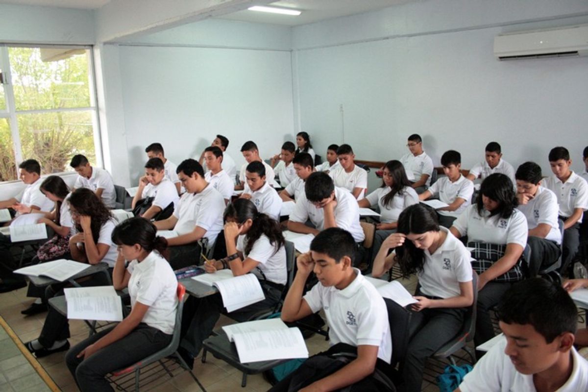 CBTis El Marqués suma 100 inscritos para el próximo ciclo escolar