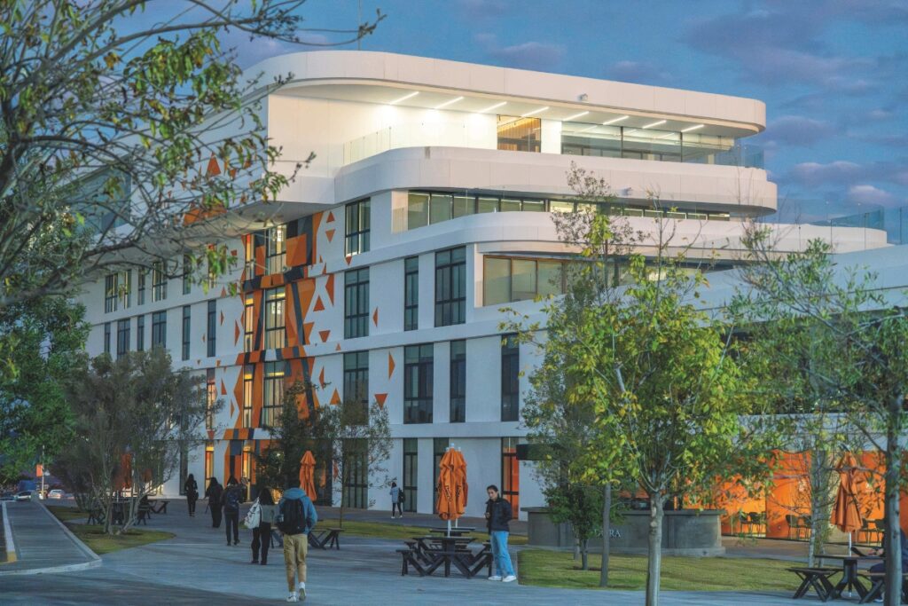 Estudia en la Universidad Anáhuac Querétaro y transforma tu futuro con ...