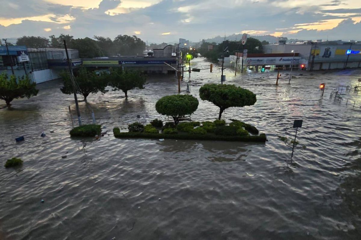Poza Rica, Veracruz queda bajo el agua tras desbordamiento del río Cazones